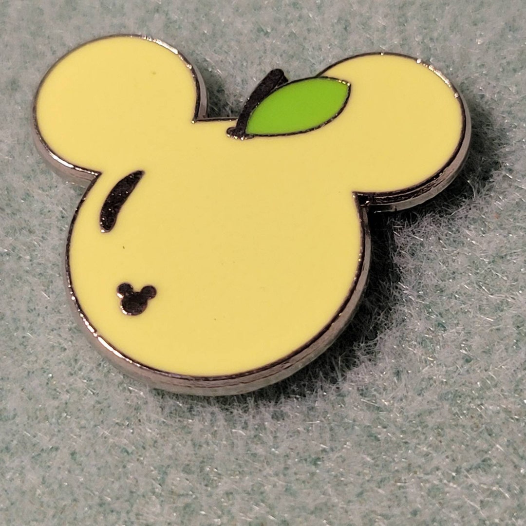 Mickey Mouse Disney Needle Minder - Etsy