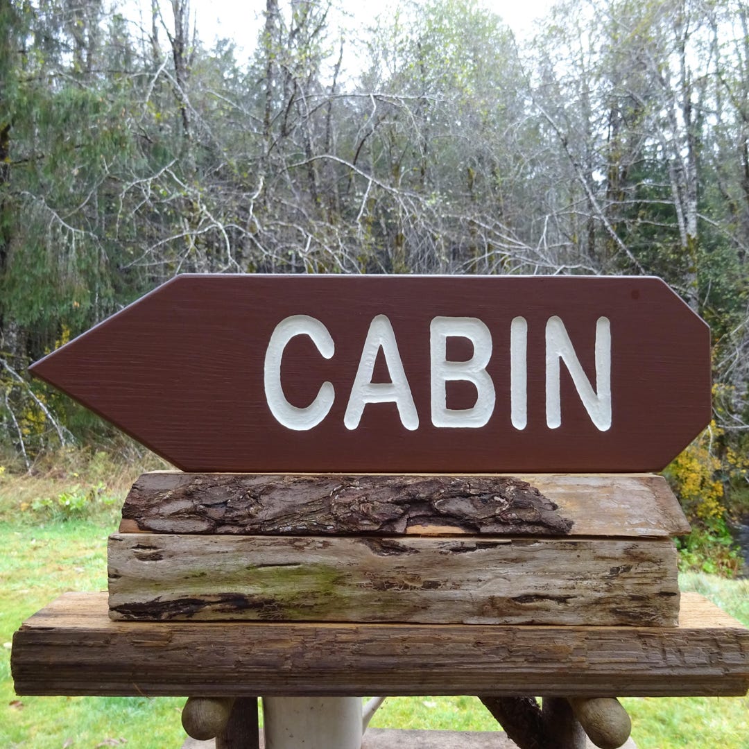 Park Style Cabin Arrow Direction Sign. Front Gate Road Street Driveway ...