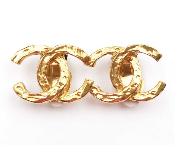 Chanel Vintage Gold Plated Hammered Texture CC Clip o… - Gem