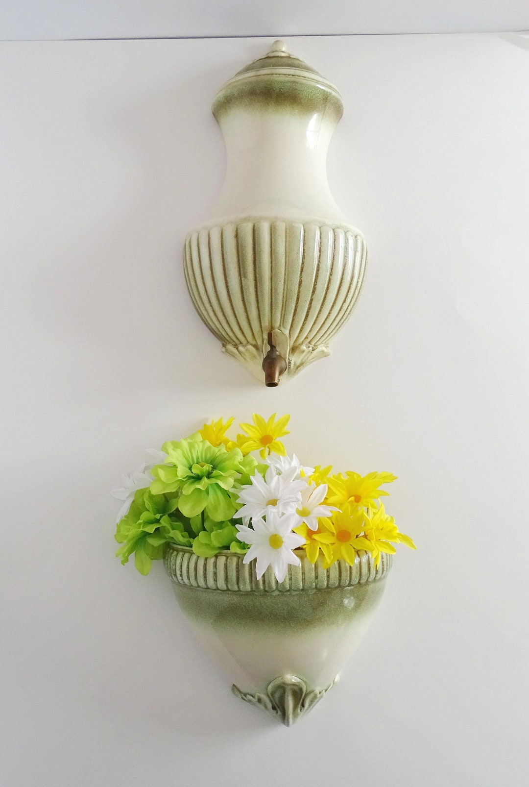 Wall Pocket Royal Haeger Vintage Green 2 Piece Planter 1507 Spigot - Etsy