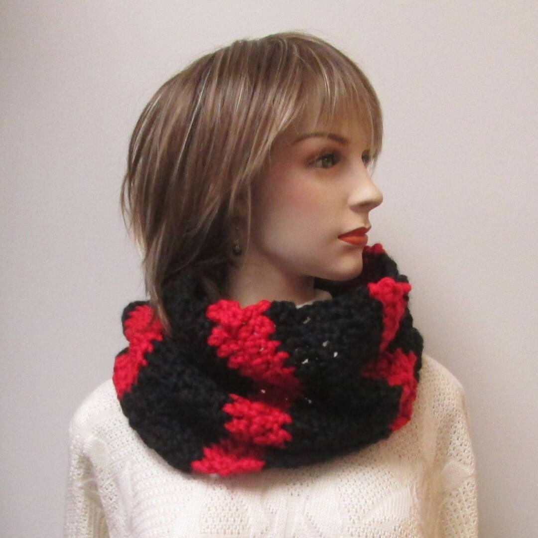 Red and Black Chevron Crochet Infinity Scarf • Chunky Winter Cowl - Etsy