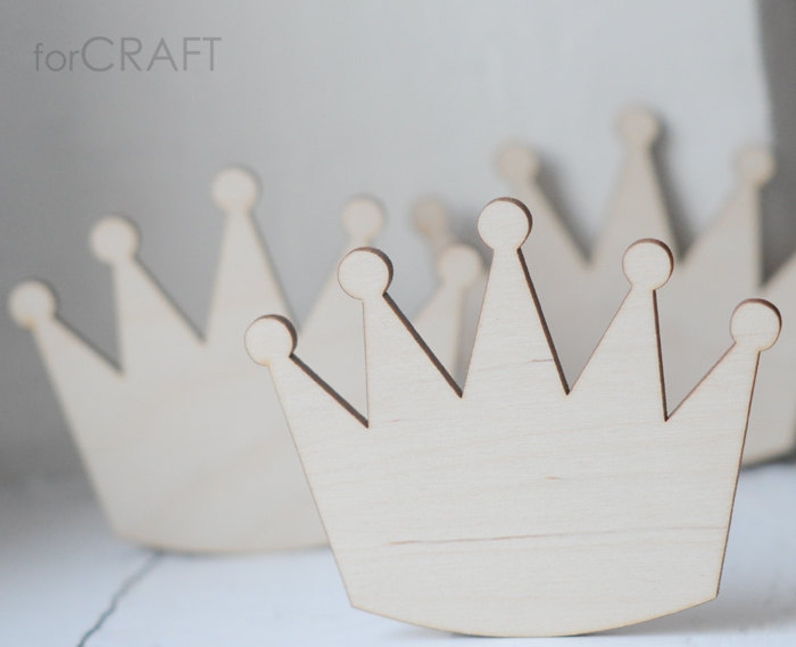 Set of 3 LITTLE wooden crown shape natural wood unpainted | Etsy