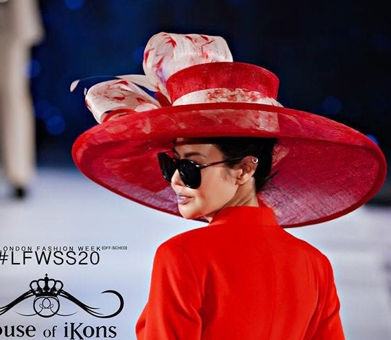 Red Hat. Kentucky Derby hat. Derby hat. Large hat. Royal Ascot hat. Fashion hat. Wedding hat. Summer hat. Horse races. Designer hat