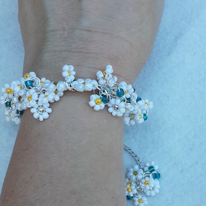 Daisy Beaded Flower Bracelet - Etsy