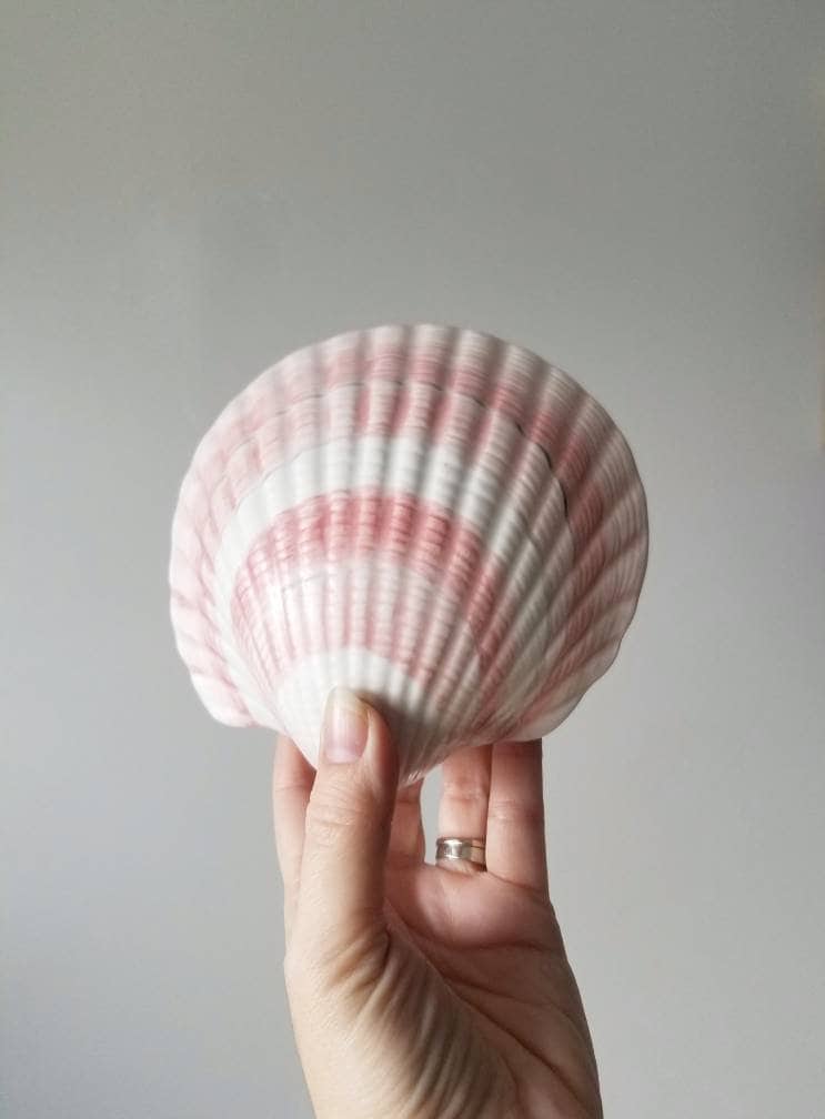 Vintage shell trinket box by Fitz and Floyd | covered dish | jewelry box