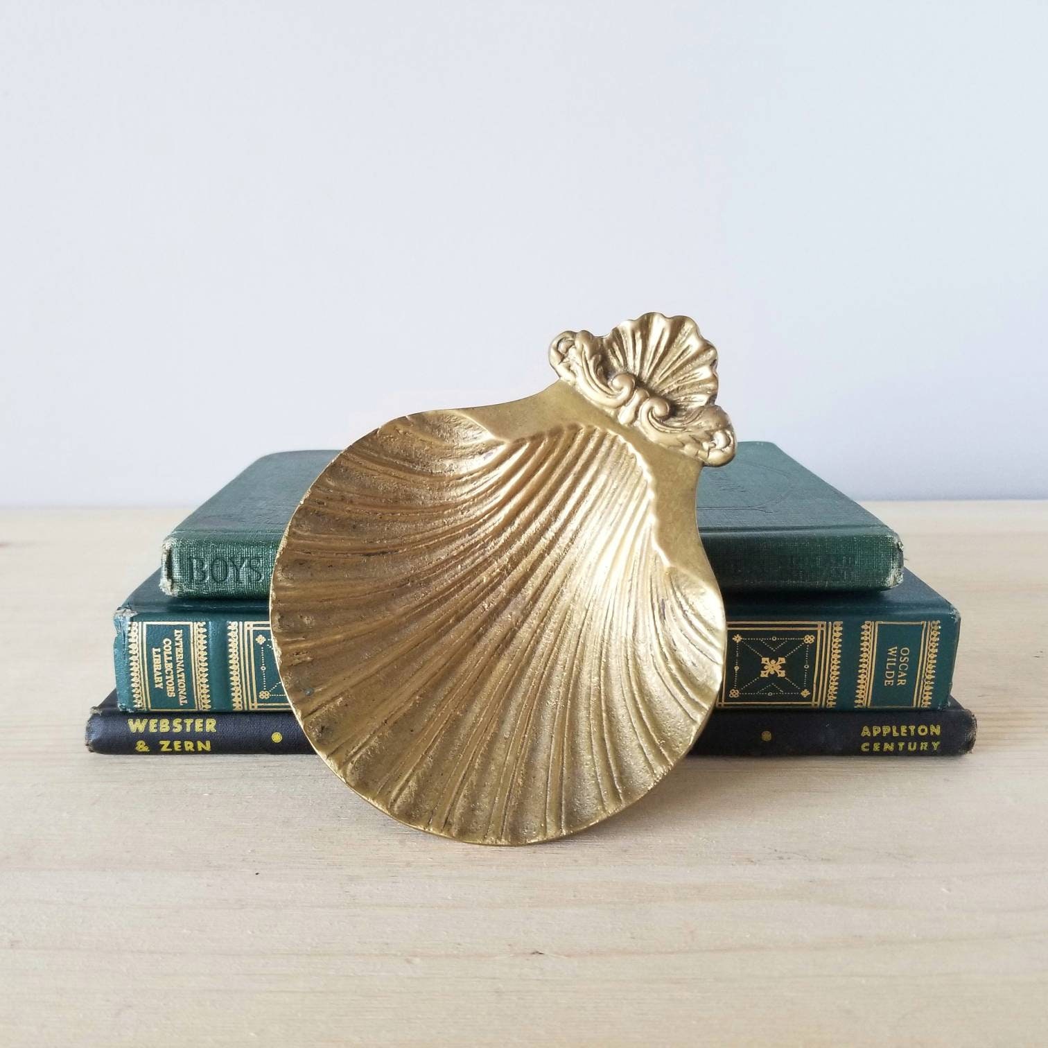 Vintage brass shell dish | trinket dish | seashell footed brass dish Vintage brass shell dish | trinket dish | seashell footed brass dish