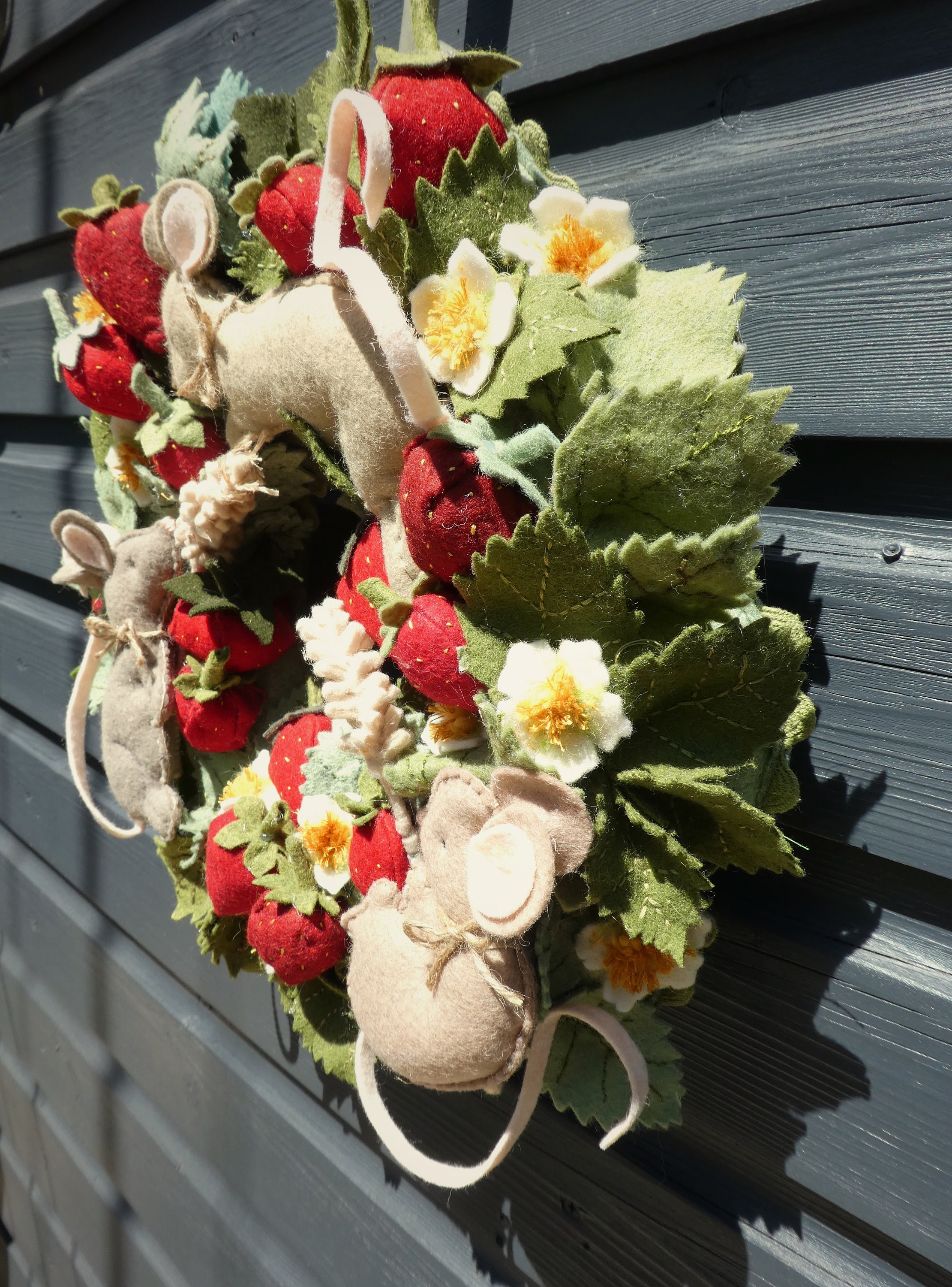 Summer Wreath PAPER SEWING PATTERN The Strawberry Thieves | Etsy