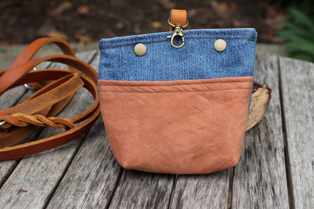 Upcycled Friandises Sac pour le chien, Sac à friandises recyclé, Sac de ...