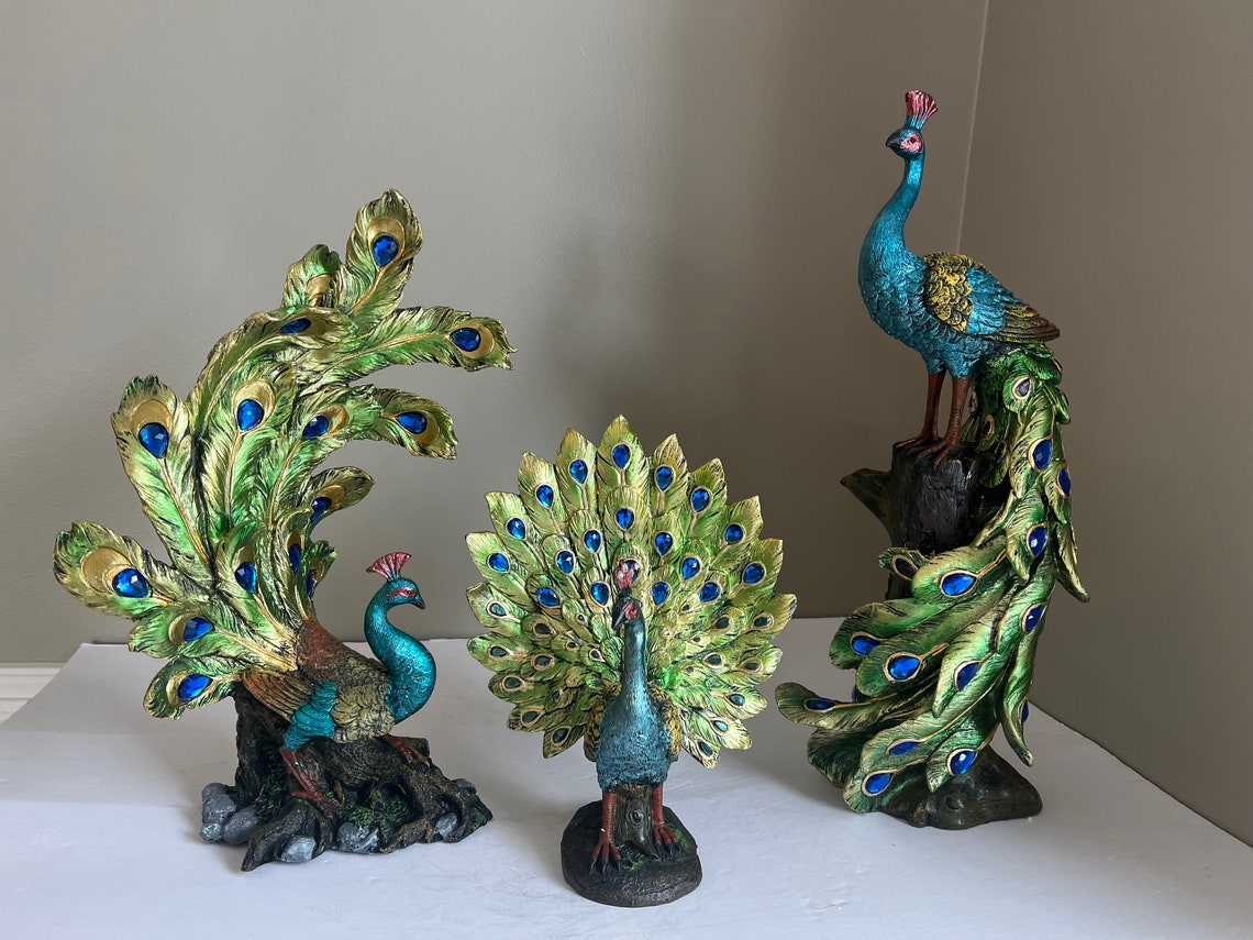Peacock Figurine /colorful Display/ Statues Birds Resin/ - Etsy