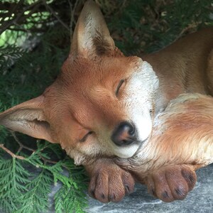 Red Fox Figurine Napping Statue Resin Yard Ornament Lawn Decor Garden ...