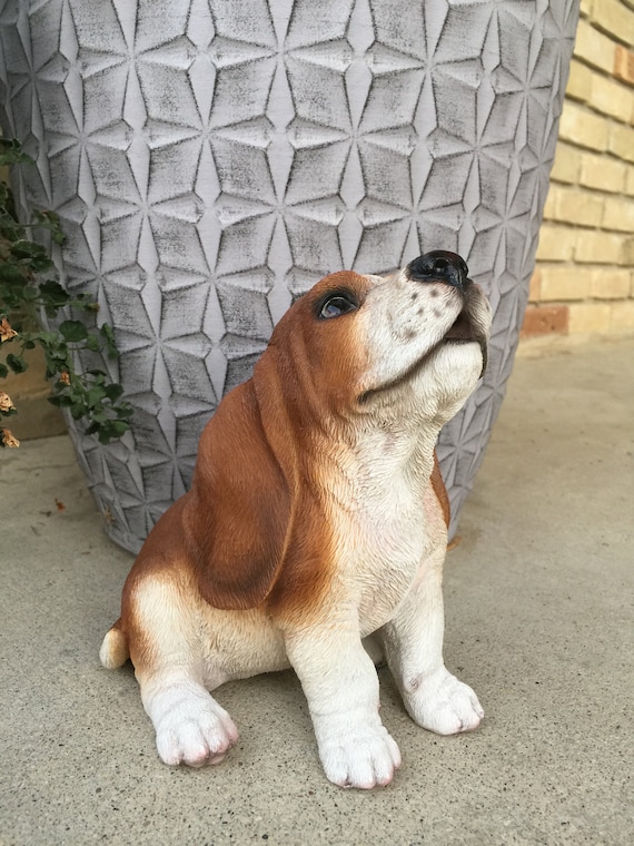 Hound Dog Howling