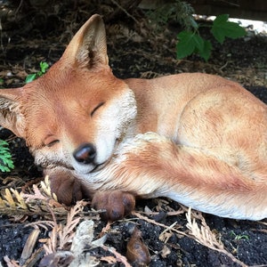 Red Fox Figurine Napping Statue Resin Yard Ornament Lawn Decor Garden ...
