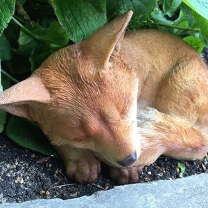 Red Fox Figurine Napping Statue Resin Yard Ornament Lawn Decor Garden ...