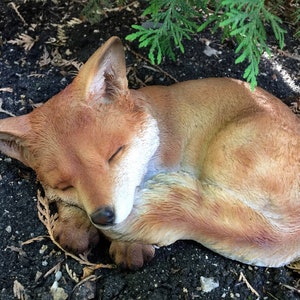 Red Fox Figurine Napping Statue Resin Yard Ornament Lawn Decor Garden ...
