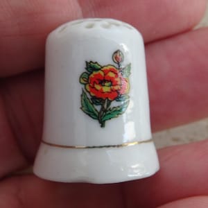 Vintage Porcelainen Thimble Thimbleful With Flower of a Rose. ( B 22 ...