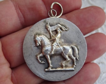 Horse medallion | Etsy