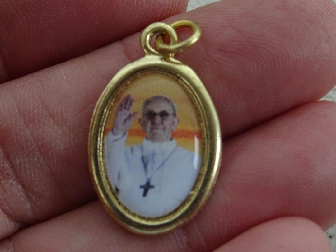 Religious Catholic Gold Plated Medal Pendant Charm Medallion of Pope ...