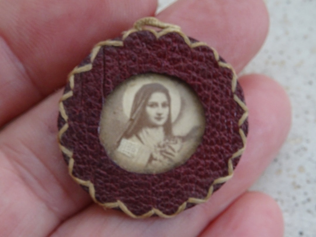 Rare Religious Antique Catholic Leather Shrine Reliquary With Relic ...