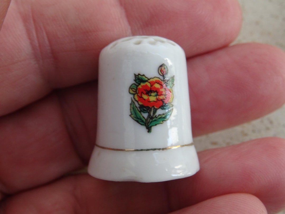 Vintage Porcelainen Thimble Thimbleful With Flower of a Rose. ( B 22 ...