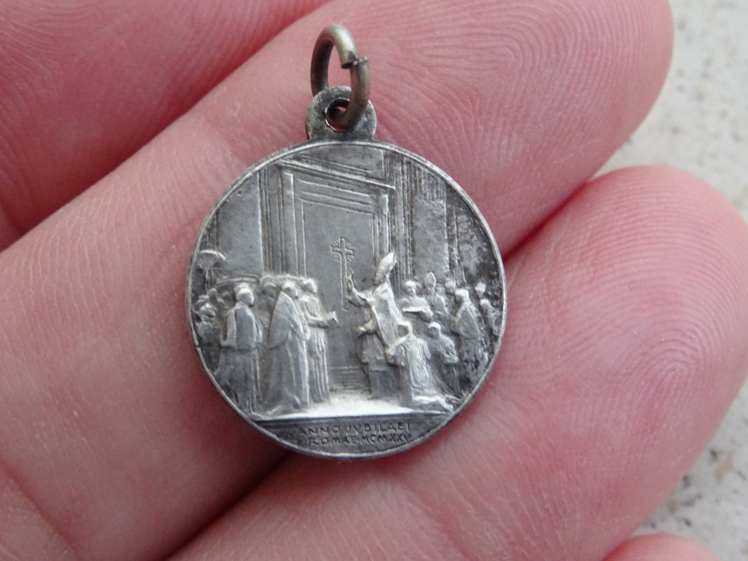 Religious Silver Plated Vatican Catholic Pendant Medallion Charm Medal ...