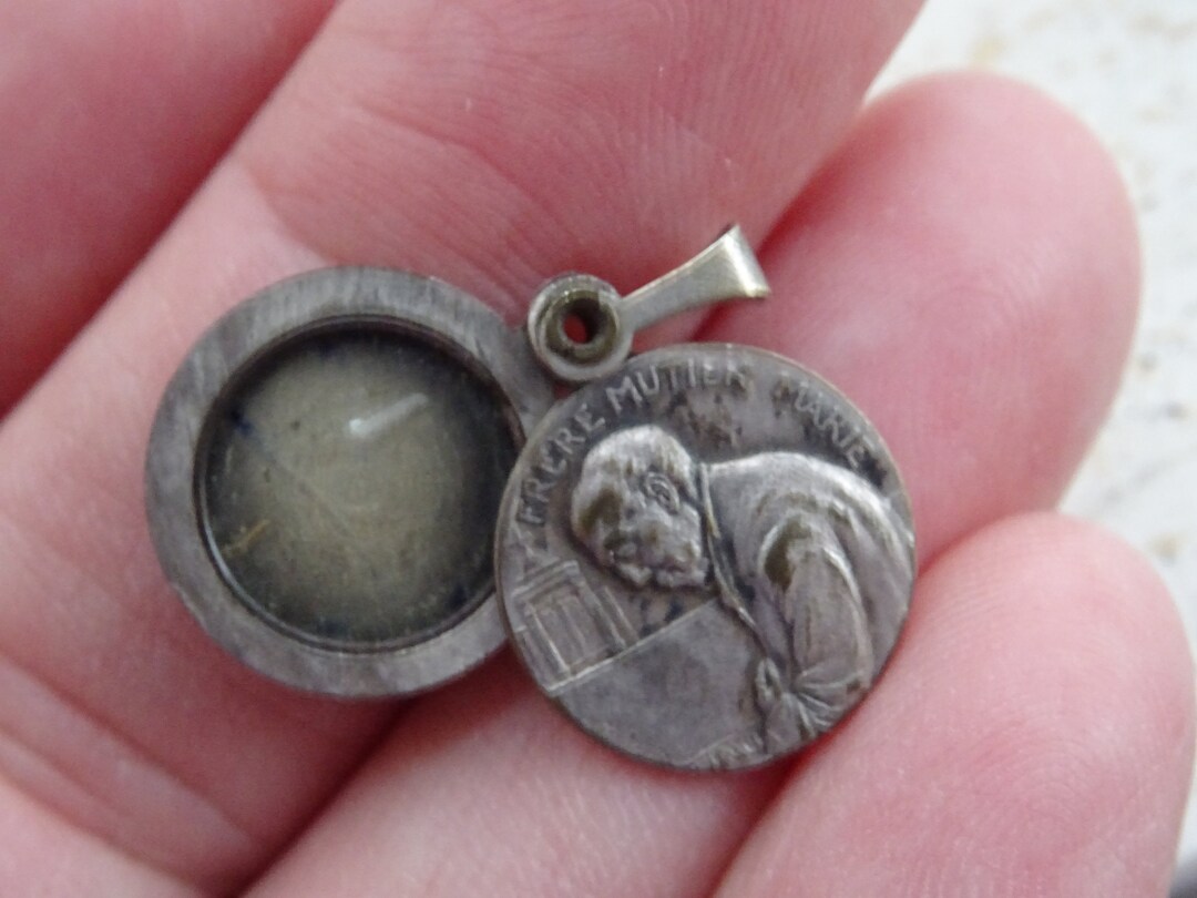 Religious Catholic Slider Locket Medal Pendant Reliquary Shrine With ...