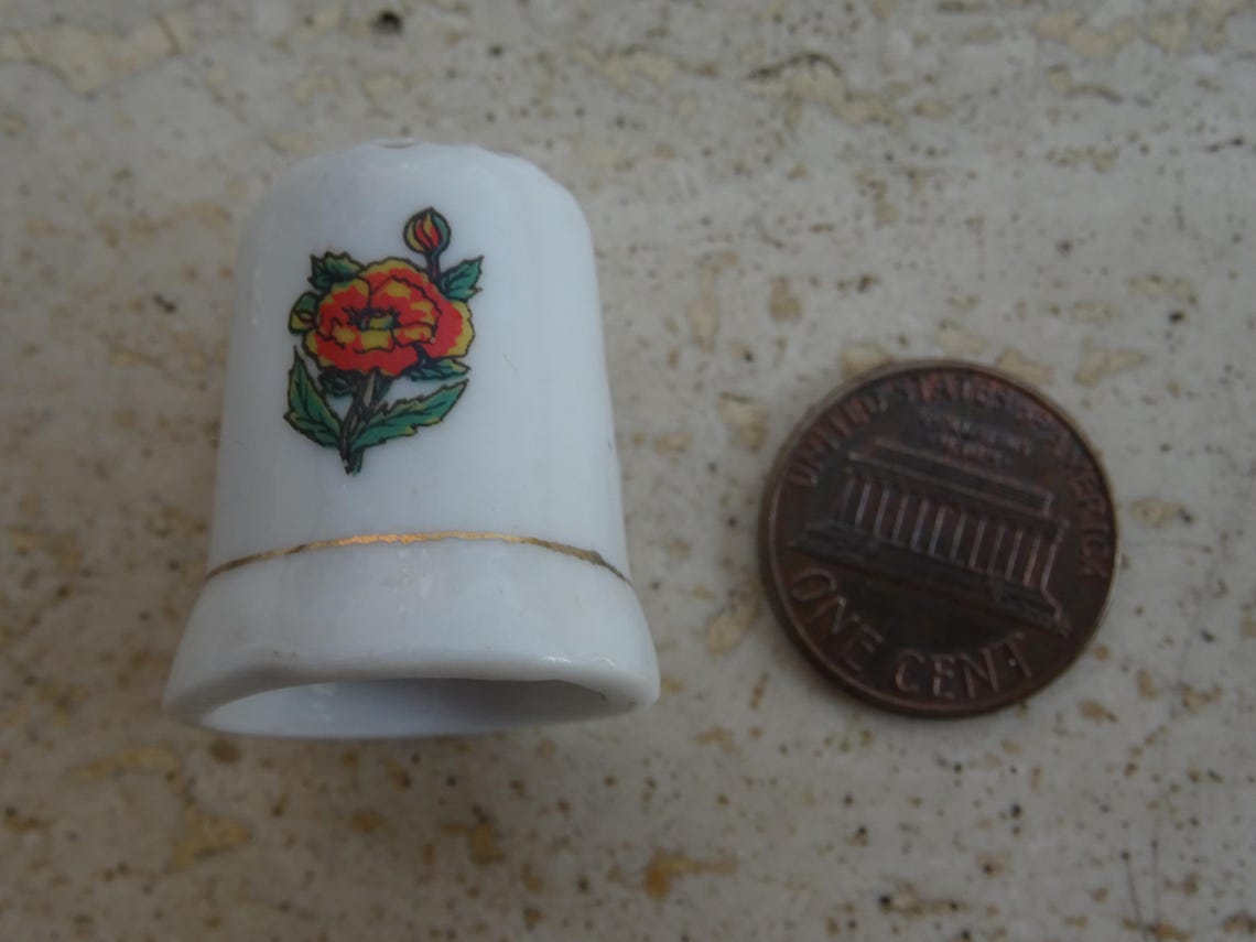 Vintage Porcelainen Thimble Thimbleful With Flower of a Rose. ( B 22 ...