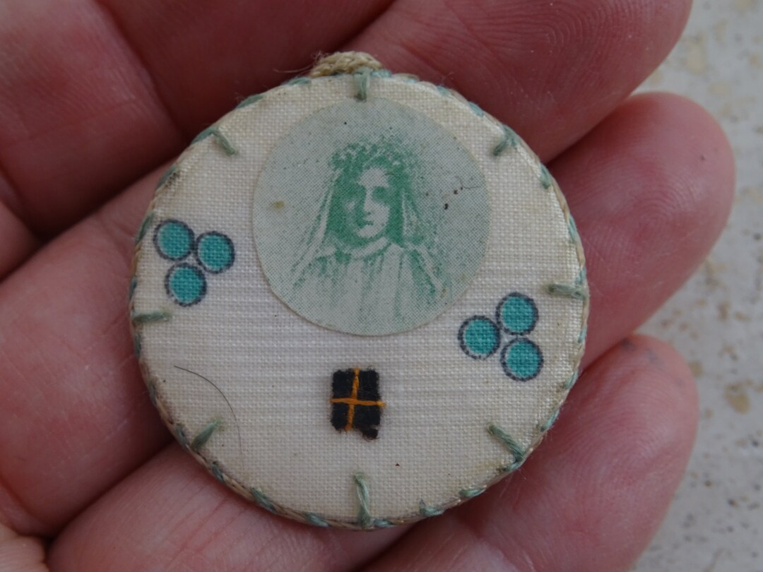 Rare Religious Antique Catholic Shrine Relic Reliquary With Piece of ...