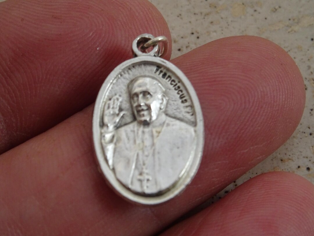 Religious Catholic Silvered Medal Pendant Charm Medallion of Pope Papa ...