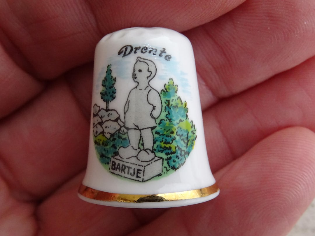 Religious Vintage Porcelainen Thimble Thimbleful Souvenir of Drente ...