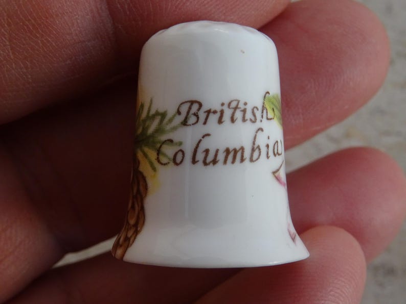 Vintage Porcelainen Thimble Thimbleful Souvenir of British Columbia ...