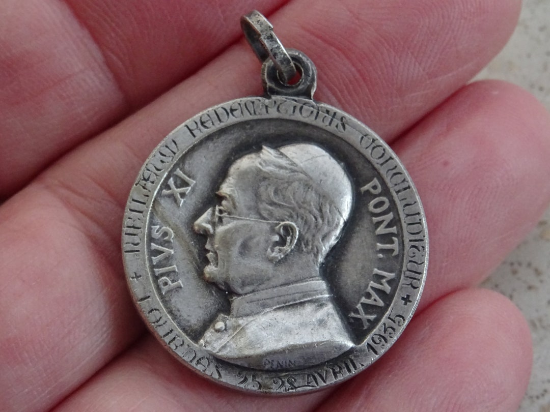 Religious Silver Plated Vatican Catholic Pendant Medallion Charm Medal ...