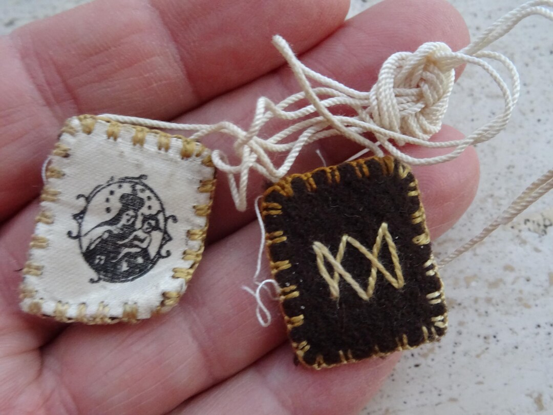 Religious Vintage Catholic Scapular Reliquary Relic Shrine Cards ...