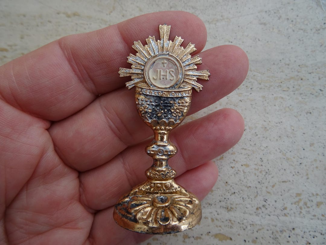 Religious Vinted Catholic Cup Statue Calyx Goblet Chalice With IHS. ( B ...