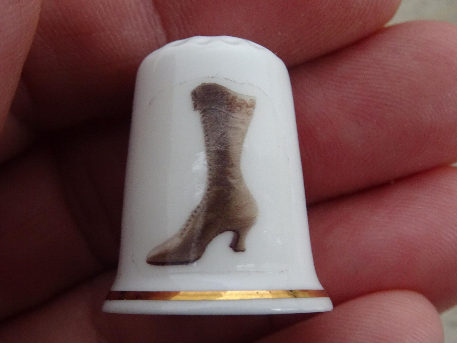 Vintage Porcelainen Thimble Thimbleful With a Boot of the Museum of ...