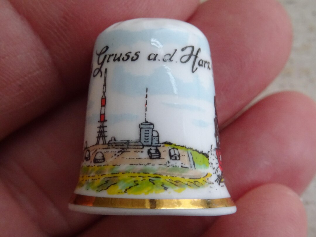 Vintage Porcelainen Thimble Thimbleful Souvenir of Harz in Germany. ( S ...