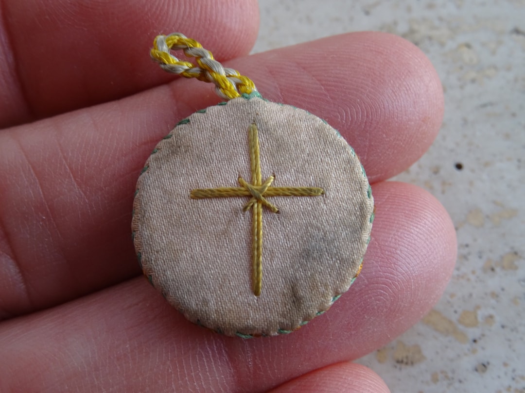 Religious Catholic Relic Shrine Reliquary of Cloth With Cross Crucifix ...