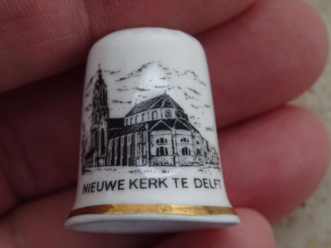 Vintage Thimble Thimbleful Souvenir of the New Church in Delft. ( M 25 ...