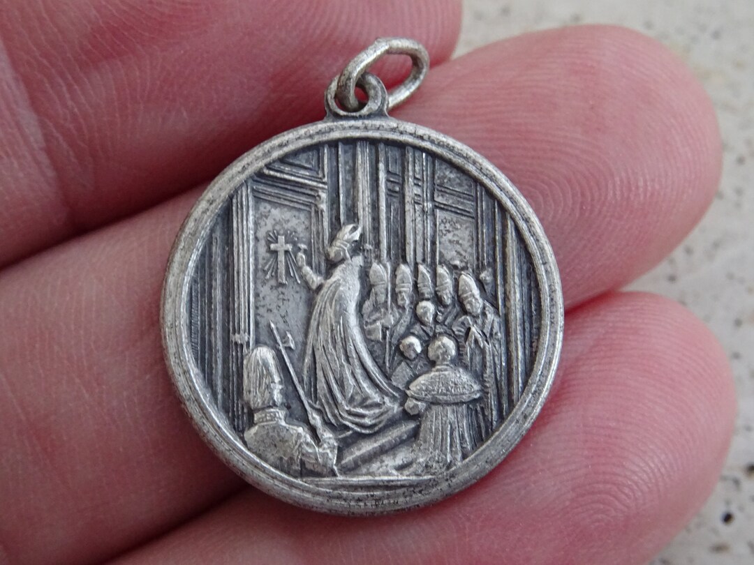 Religious Silver-plated Vatican Catholic Medallion Pendant Holy Charm ...