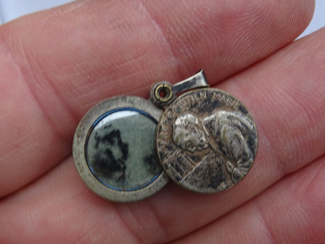 Religious Antique Catholic Relic Relique Reliquaire Reliquary Shrine of ...