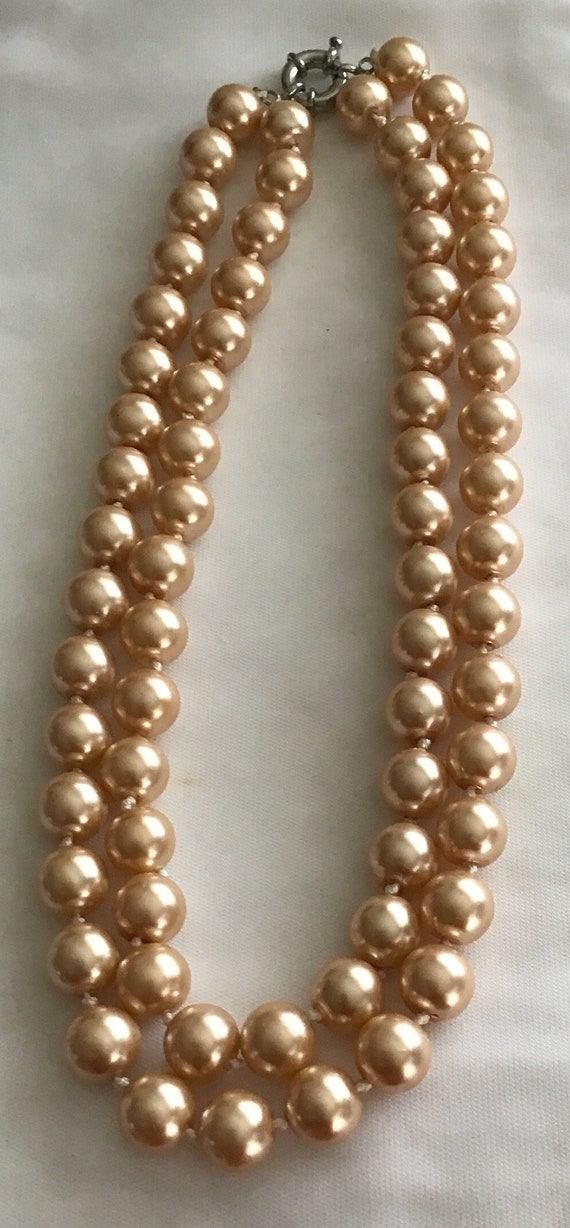 string of large pearls on link chain 20" total length… - Gem