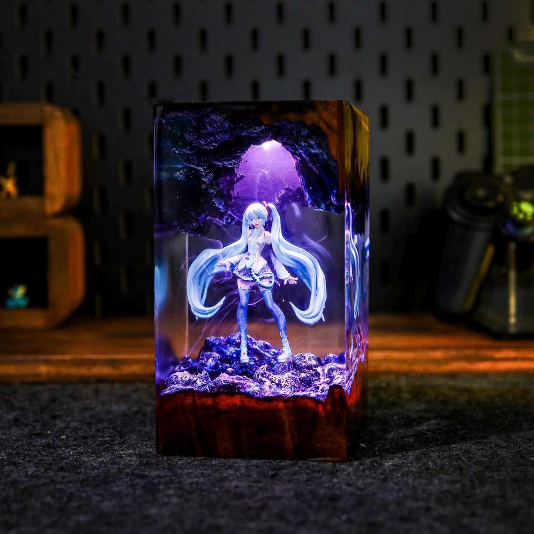 Miku Resin Lamp, Gaming Decor Night Lamp, Custom Lamp, Halloween Decor ...