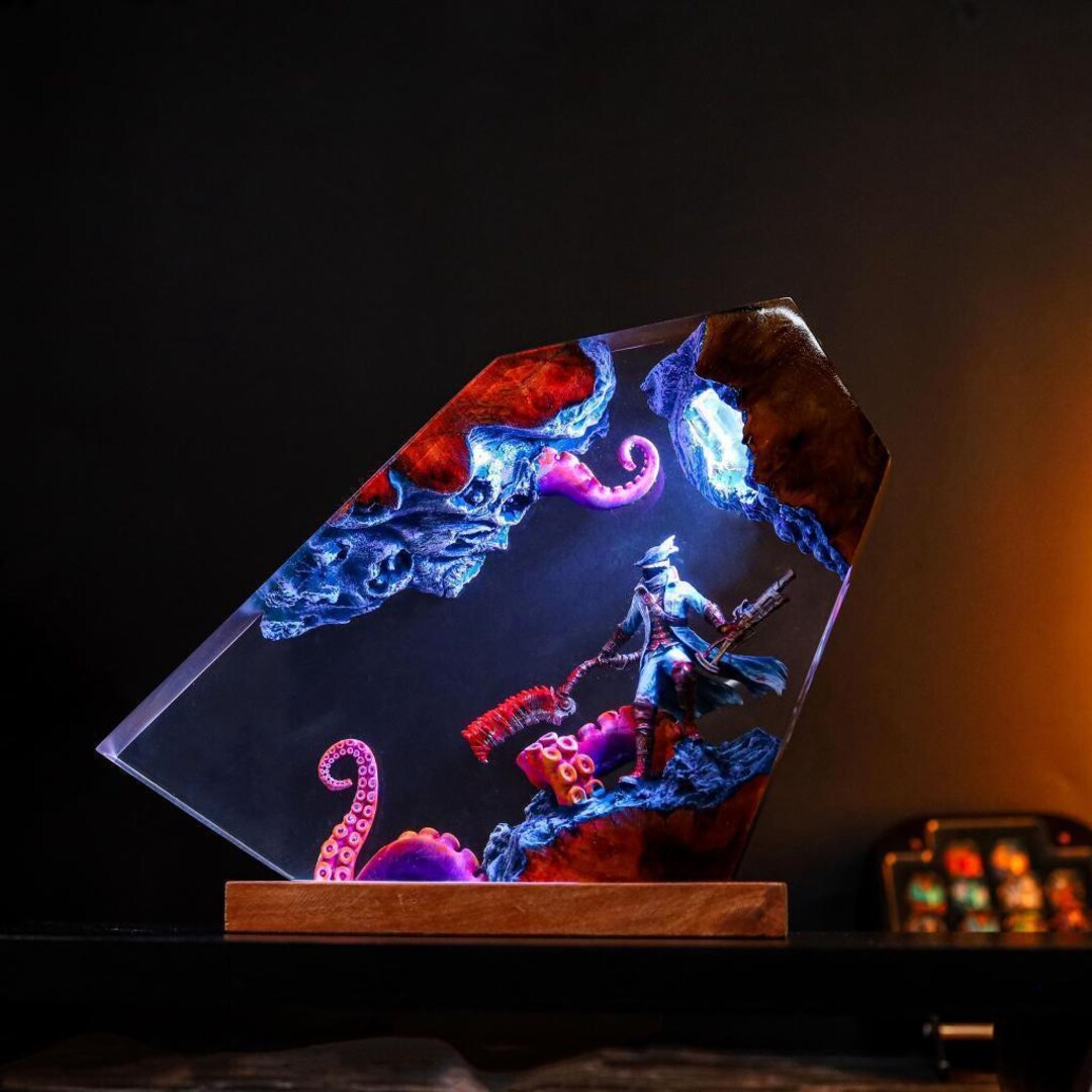 Bloodborne Hunter Epoxy Night Light, Fromsoftware Game Resin Art Lamp ...