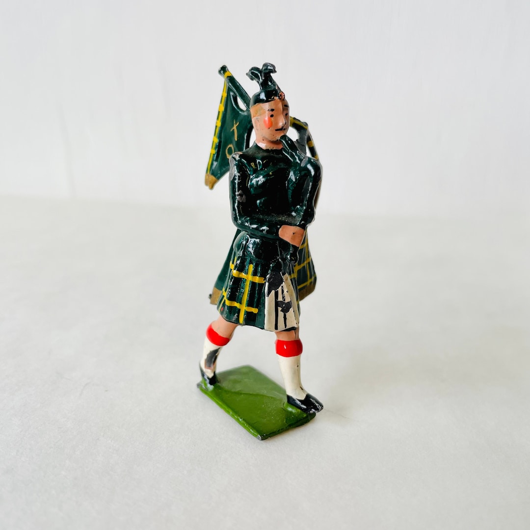 Britains Marching Piper, Miniature Vintage Britains Hollow Cast Lead ...