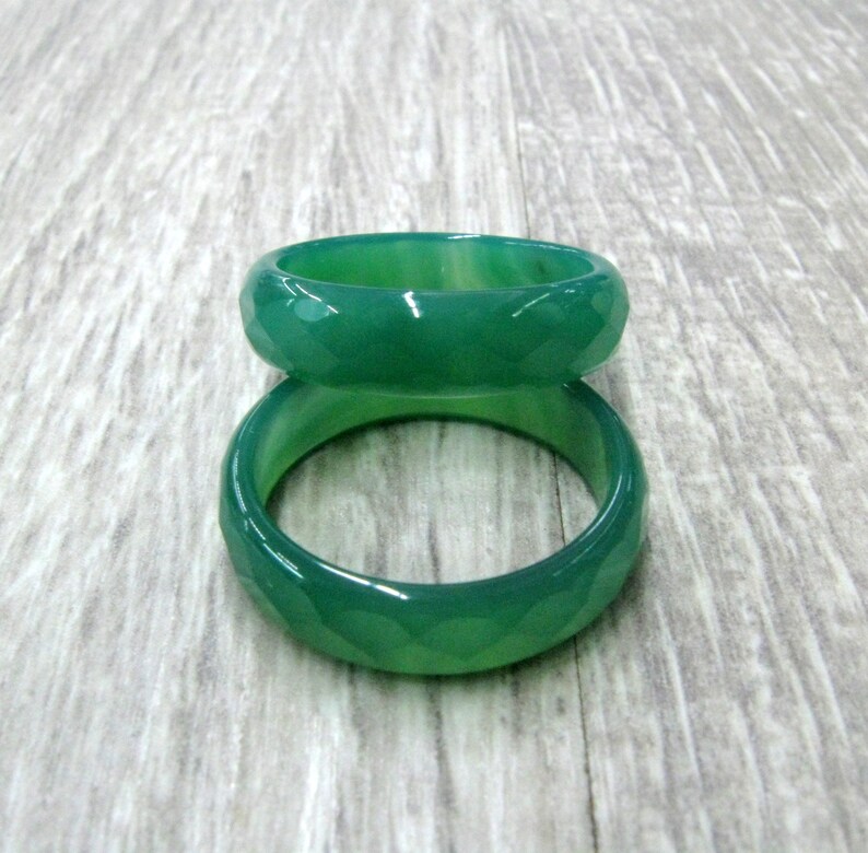 Natural Stone Ring Green Agate Solid Gemstone Faceted Band Carved Stone ...