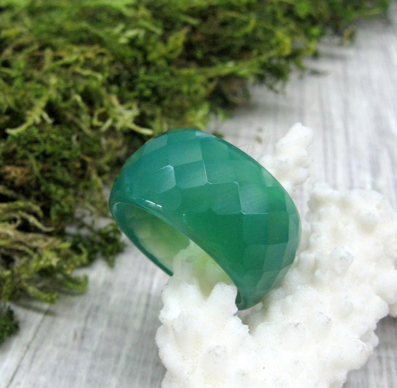 Solid Gemstone Ring Green Agate Wide Faceted Band Carved Stone Ring ...