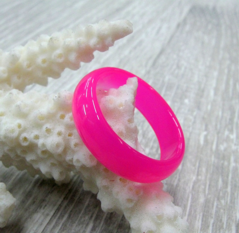 Hot Pink Agate Gemstone Band Ring Size4 6 7 8 9 10 Carved Stone Band ...