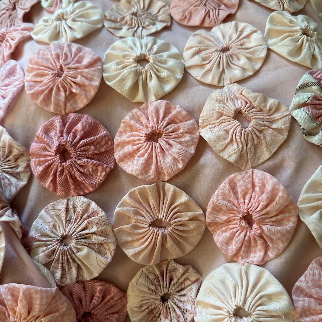 Handmade Yo Yo Quilt/shabby Chic Lap Quilt Suffolk Puffs - Etsy