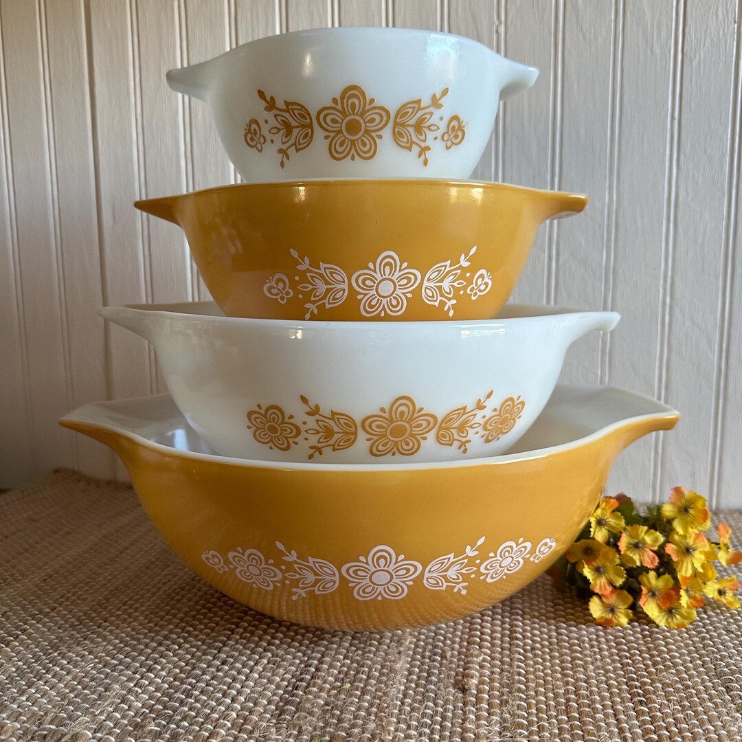 Vintage Pyrex Nesting Bowls/butterfly Gold Cinderella - Etsy