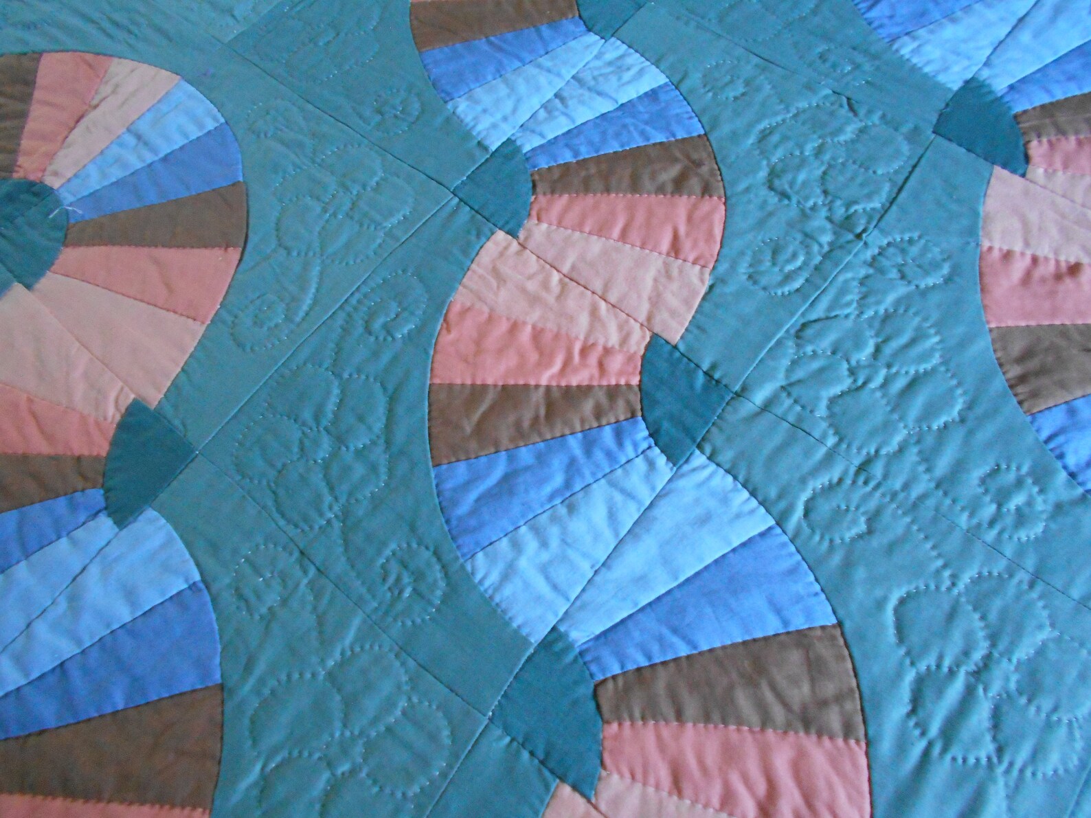 Lancaster County, Amish Quilt. Rare Amish Fan Pattern Excellent Hand ...