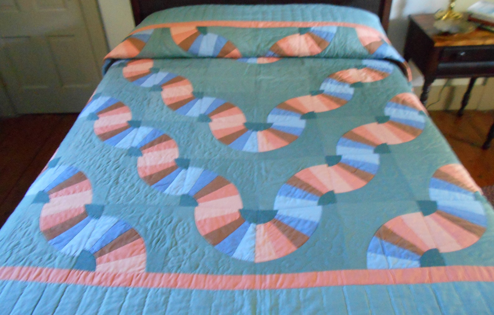 Lancaster County, Amish Quilt. Rare Amish Fan Pattern! Excellent Hand ...